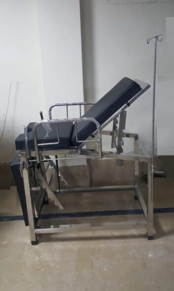 Delivery Table - Medical Mart